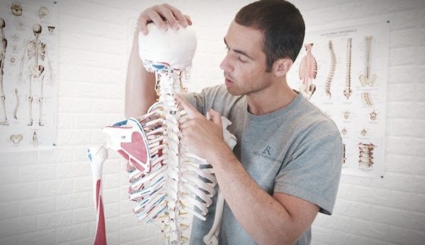 Dolore alla nuca: come risolvere un mal di testa cervicale